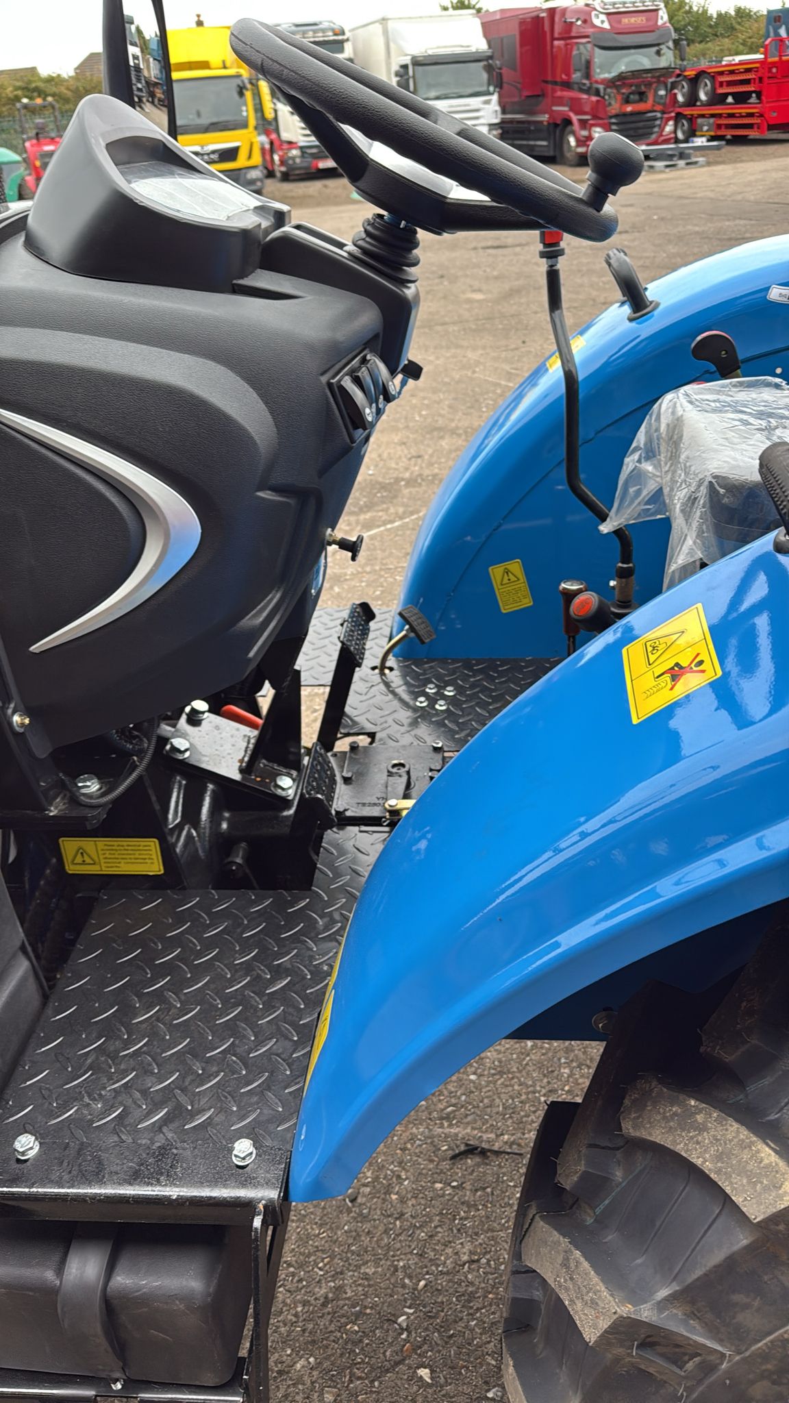 FMD 304 Tractor – 50HP 4WD | North Norfolk Vehicle Solutions